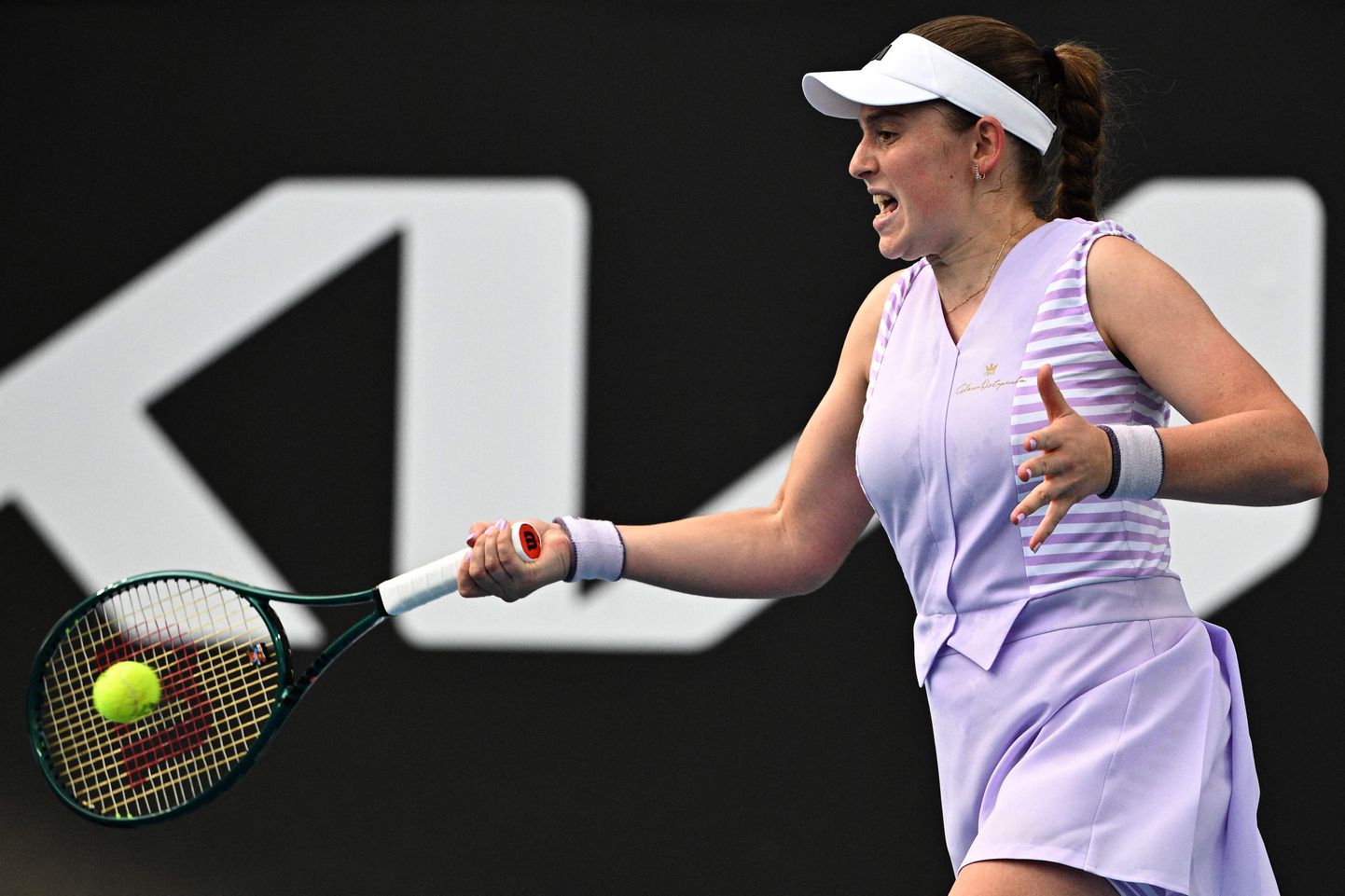 Ostapenko ar Kičenoku sasniedz "Australian Open" dubultspēļu turnīra ...