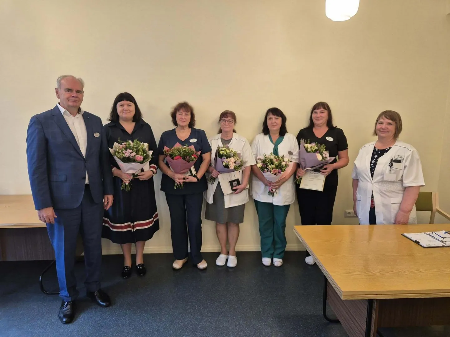 Viis haigla töötajat jõudsid auväärse verstapostini