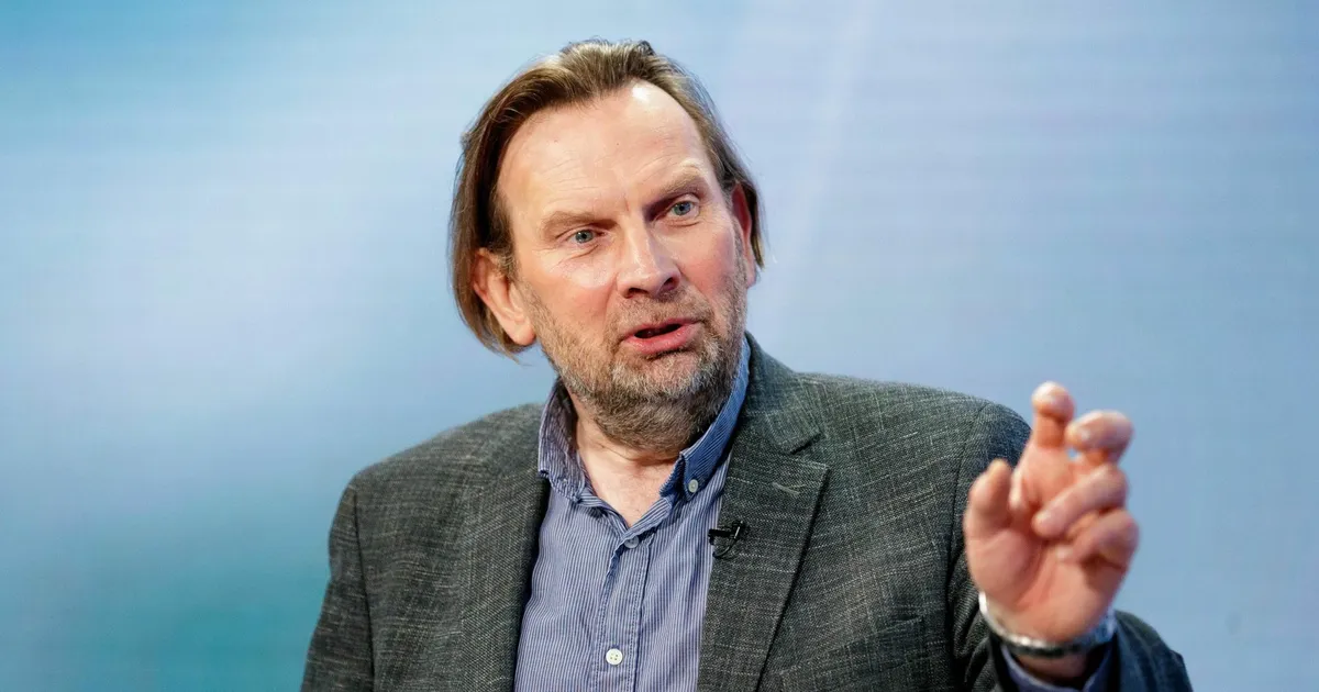MAREK STRANDBERG Vastutuse seep lendab saunalavalt pimedasse nurka
