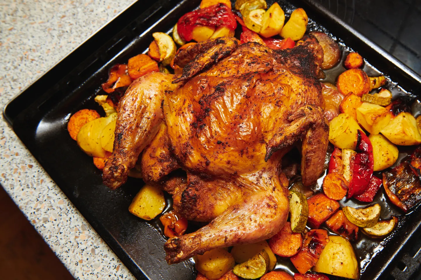 Cep gaļu un dārzeņus kopā: 6 sātīgas maltītes brīvlaika nedēļai