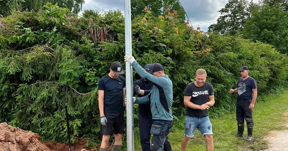 Lõhkujate käes kannatanud staadionile jõudsid kogukonna toel kaamerad