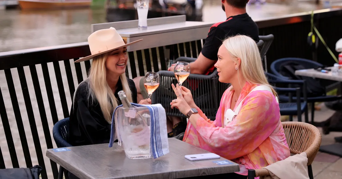 GALERII Linn täitub meluga, aga rallifännid jäid järelpeole hiljaks