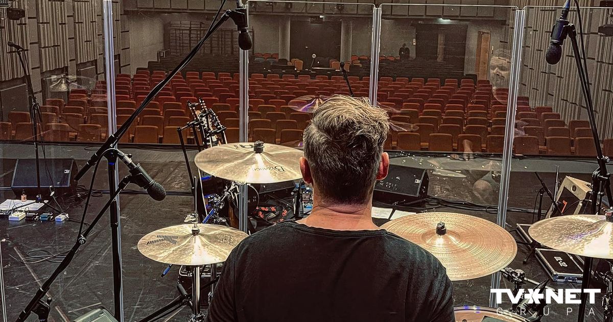 Барабанщик Dzelzs vilks навсегда простился с группой