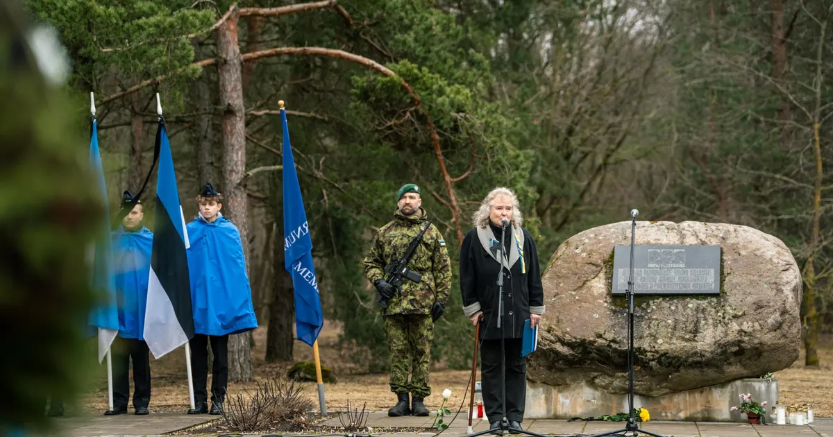 GALERII Leinapargis süüdati küünlad märtsiküüditamise 75. aastapäeva puhul