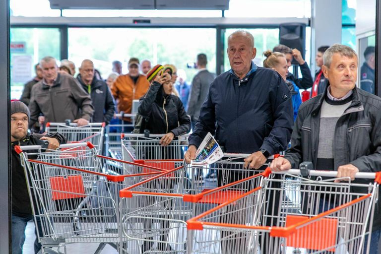 TIPP-25 Suur maalihe, läbi seina põrutanud üle linna Vinski, Kanaküla ...