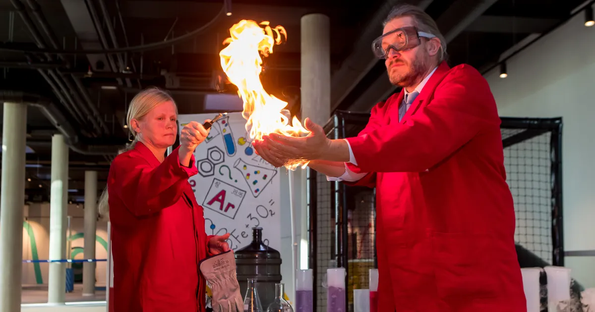 GALERII WOW keskus avati tule ja pauguga