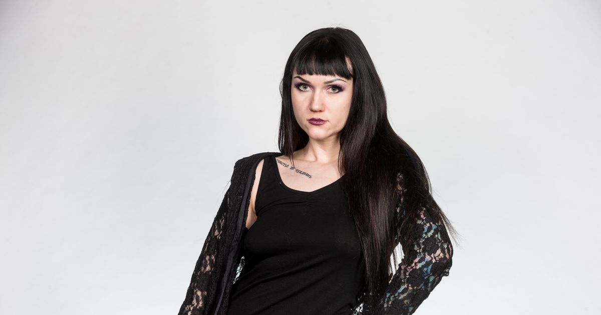 Nõid Alisa räägib avameelselt oma lapsepõlvest, sõltuvustest ja suitsiidist