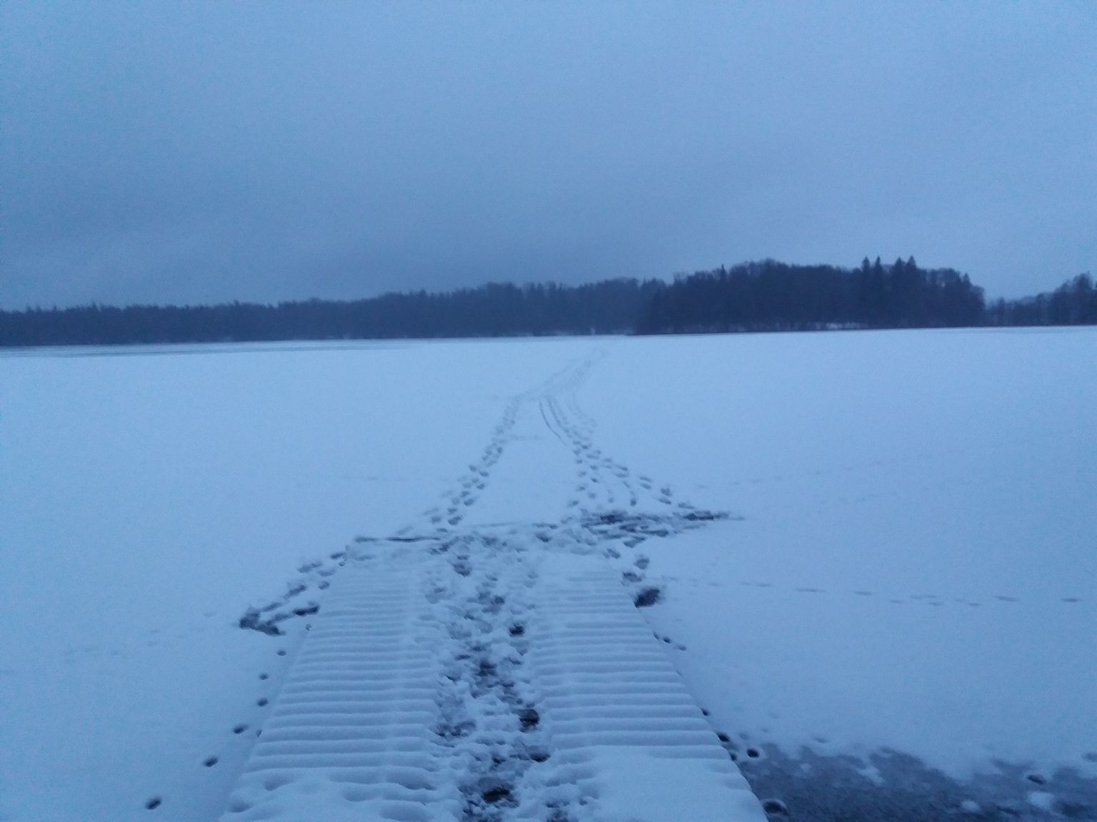Otepääl vajus kalamees läbi Pühajärve jää - Eesti - Postimees: Värsked ...