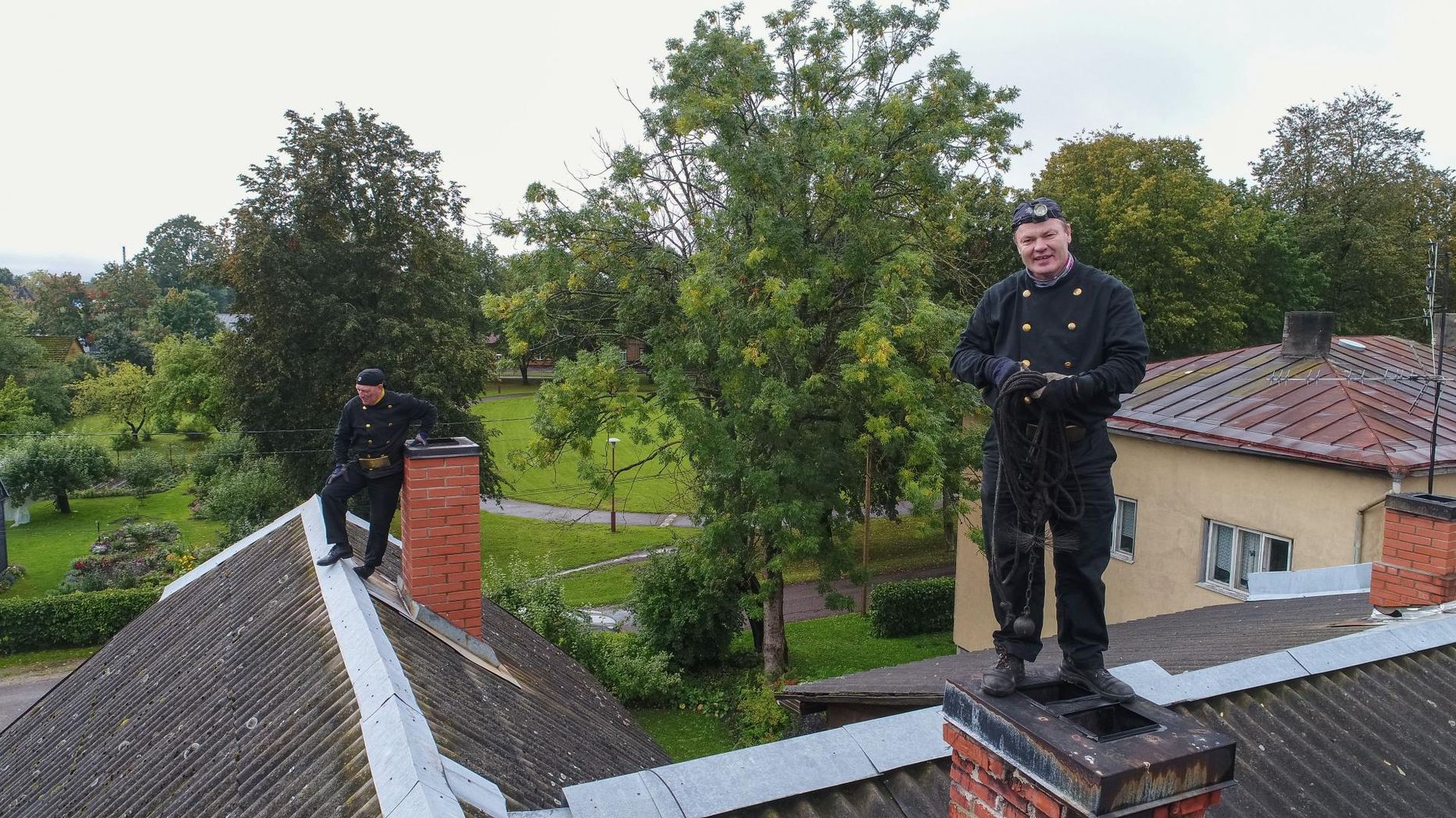 Korstnapühkija: pooled korstnad on nõuetekohase juurdepääsuta