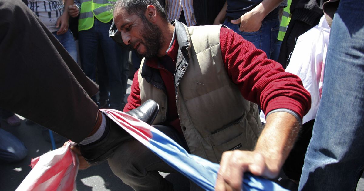 Jordaanias süüdati protestiks USA vägede vastu Ühendriikide lipp ...