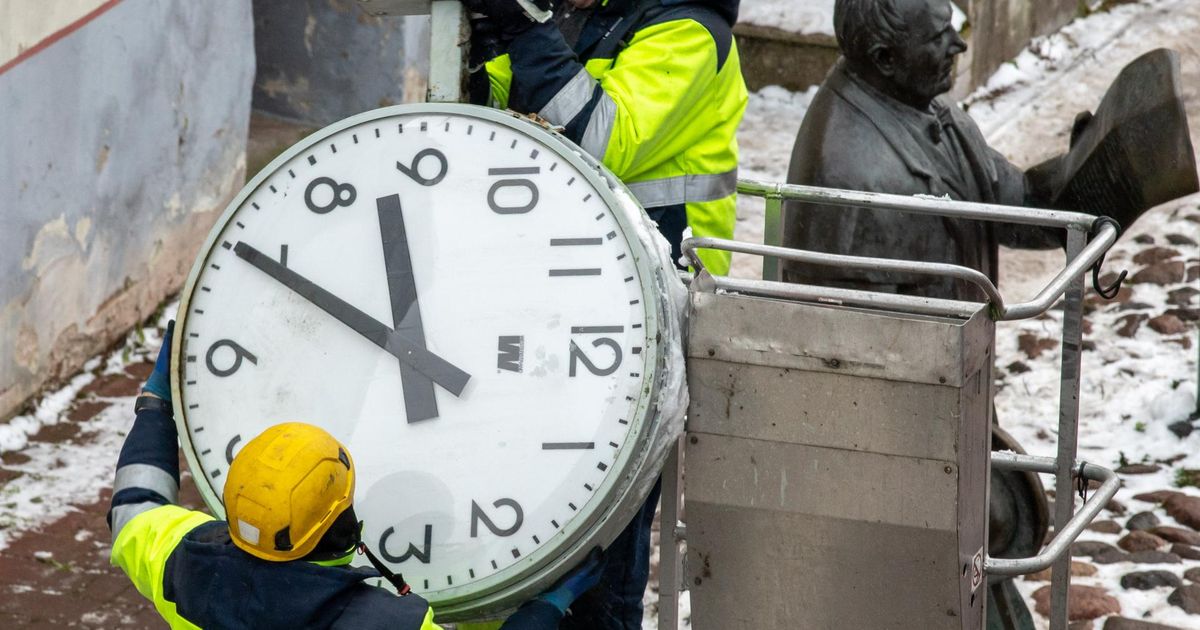 PILTUUDIS Rüütli avalik kell kolib uude kohta