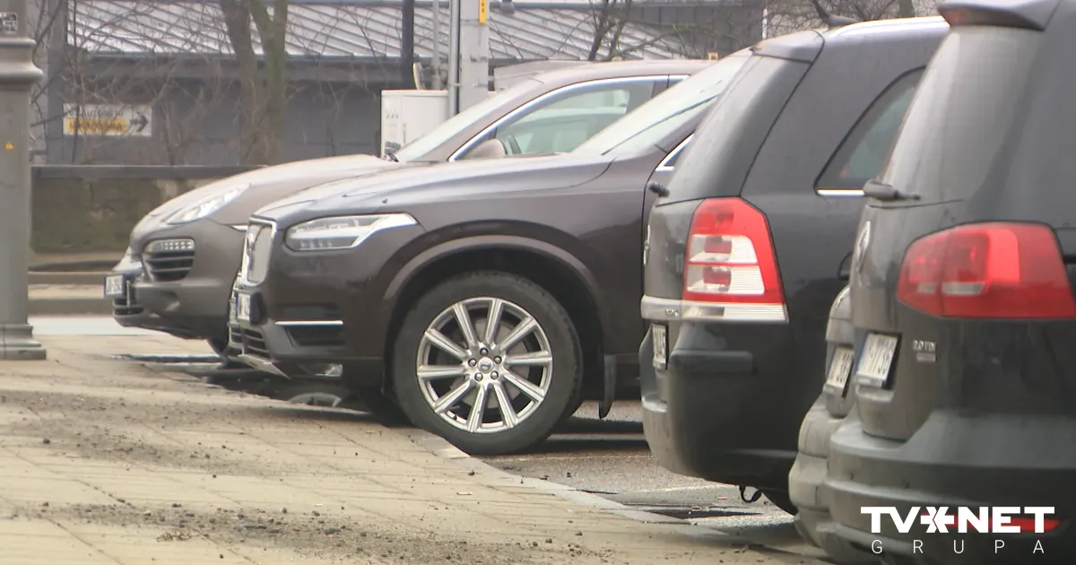 NOSKATIES Ko darīt auto īpašniekiem, ja soda kvītis no privātām maksas ...