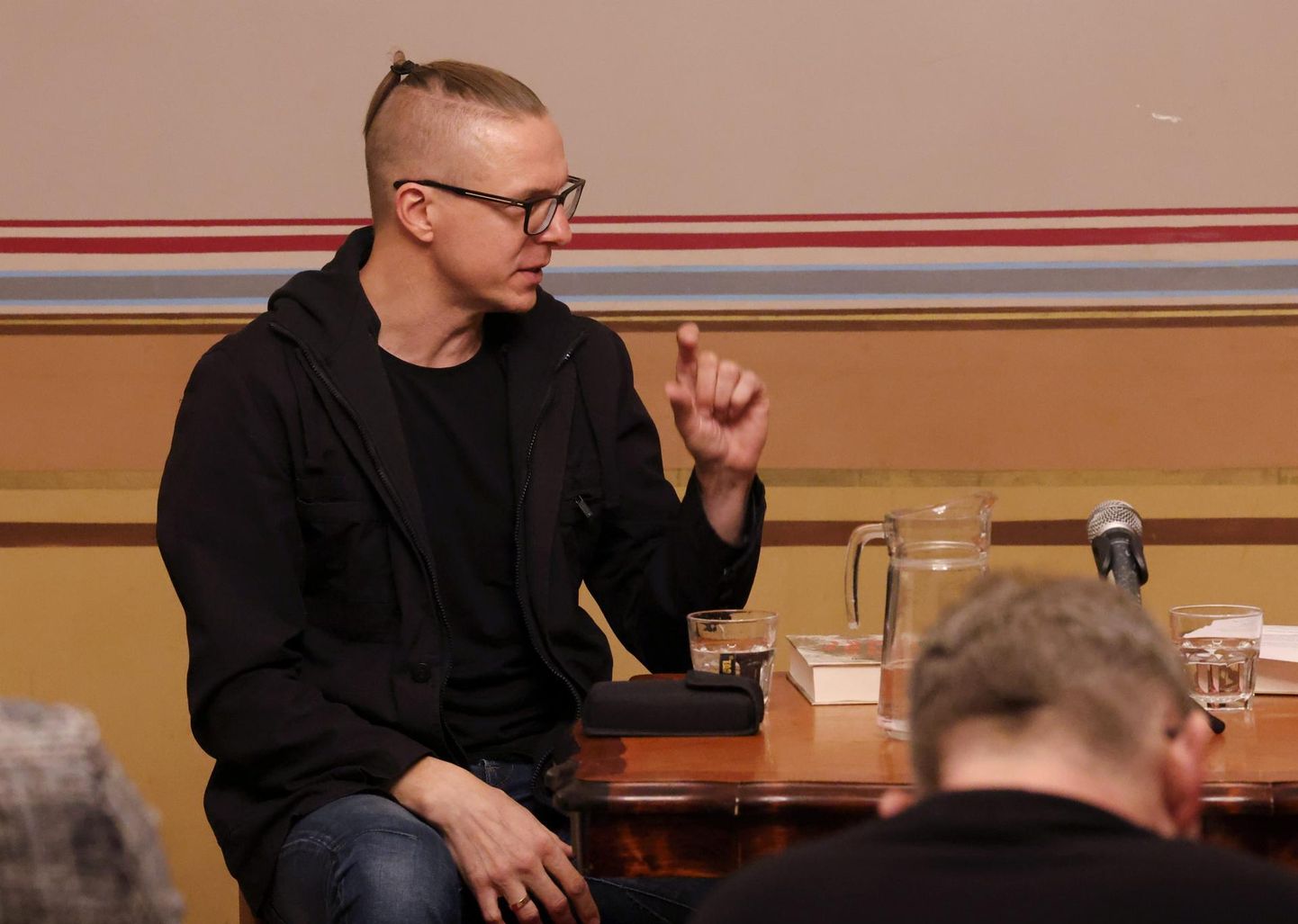 NÄDALA RAAMAT Võimukast emast vadistades