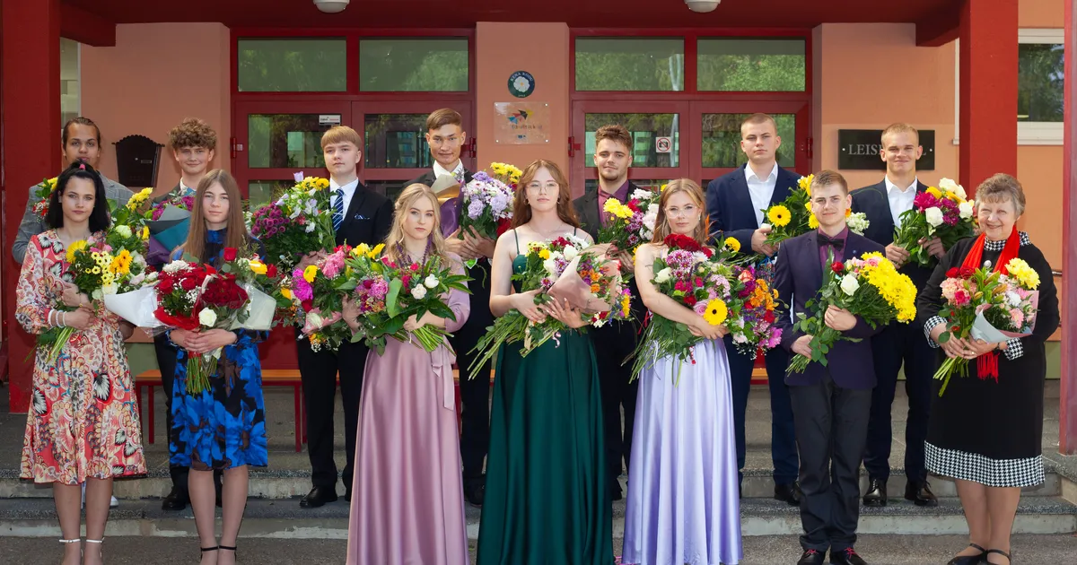 FOTOD Tuult tiibadesse teile, Leisi kooli 72. lennu lõpetajad!