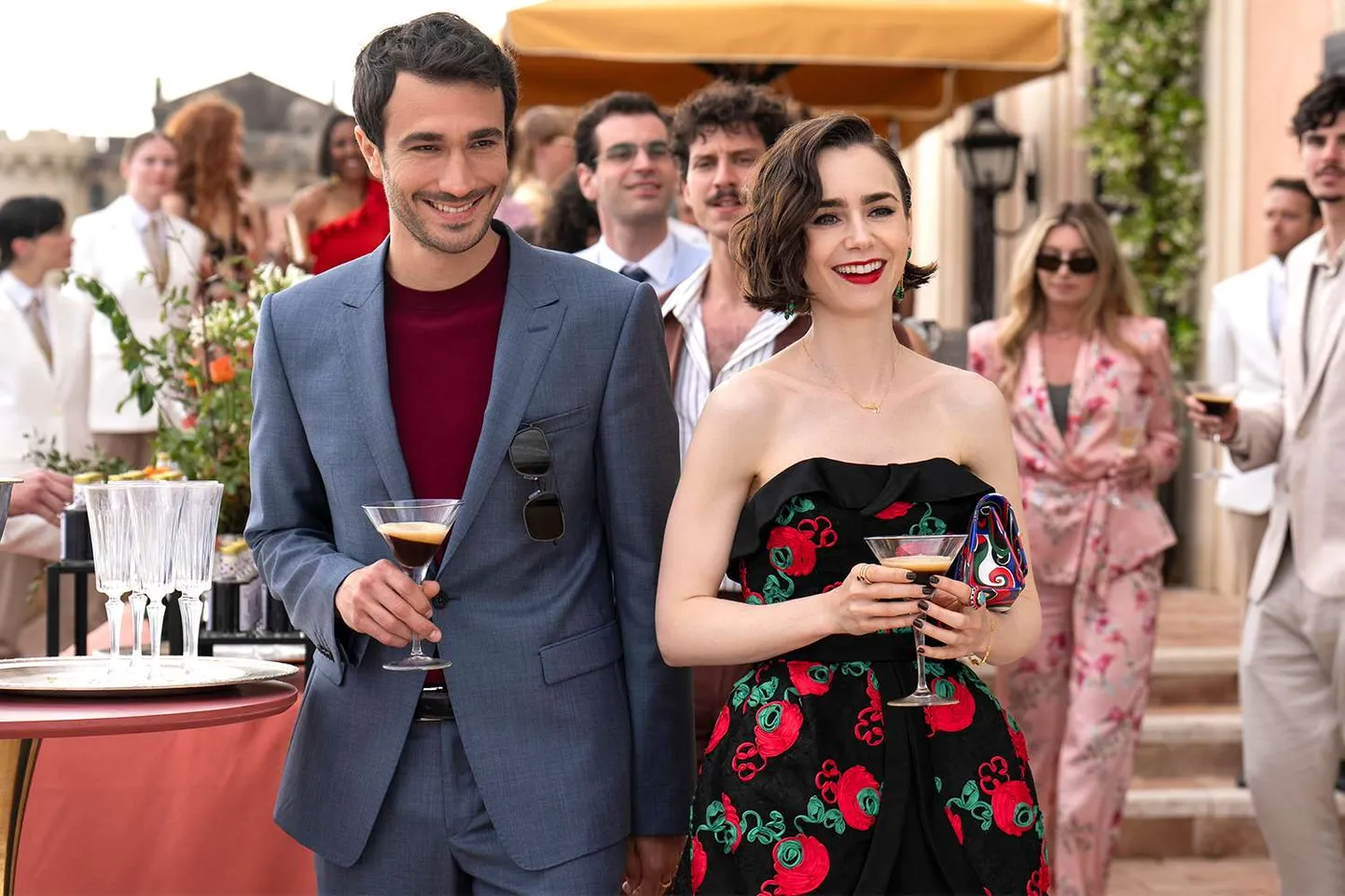 Jaunā “Emily in Paris” sezona ir klāt – pārsteidzoši fakti par seriālu