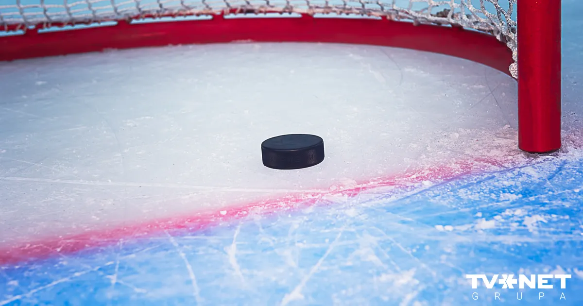 No hokeja treniņā gūtām traumām Viļņā miris pusaudzis