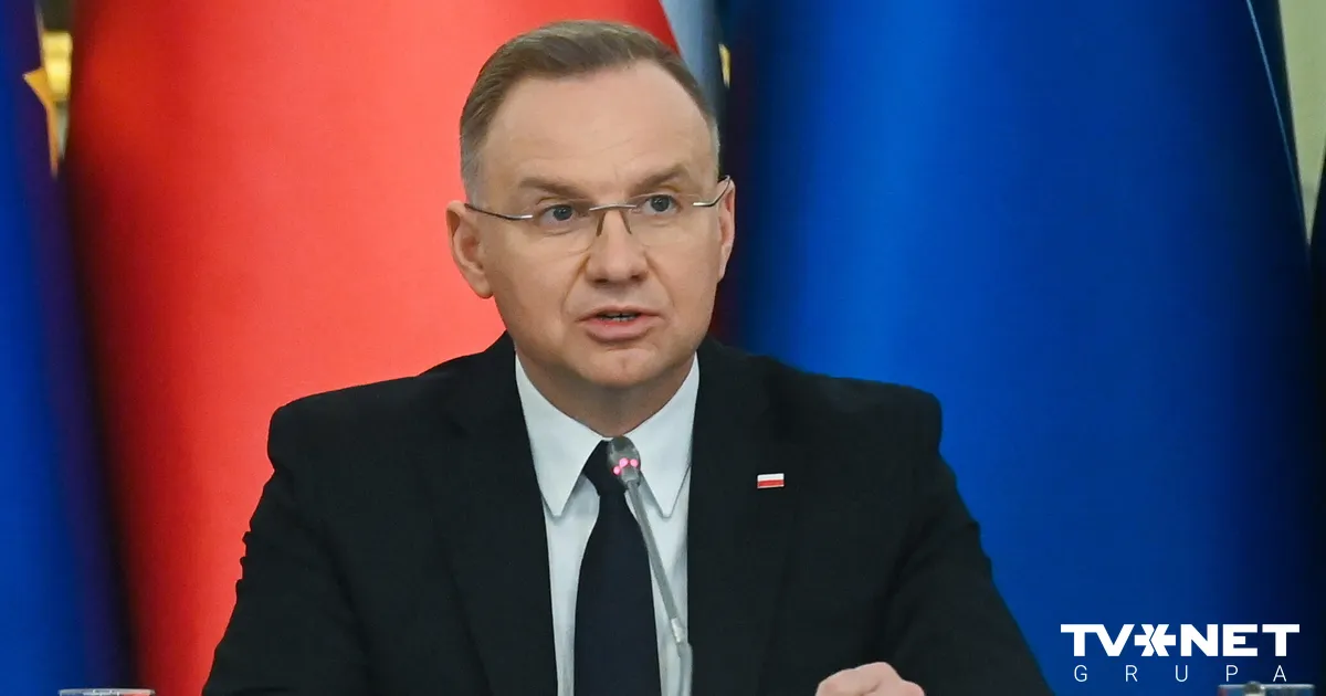 Polijas prezidentam Dudam piešķir Latvijas Atzinības krustu