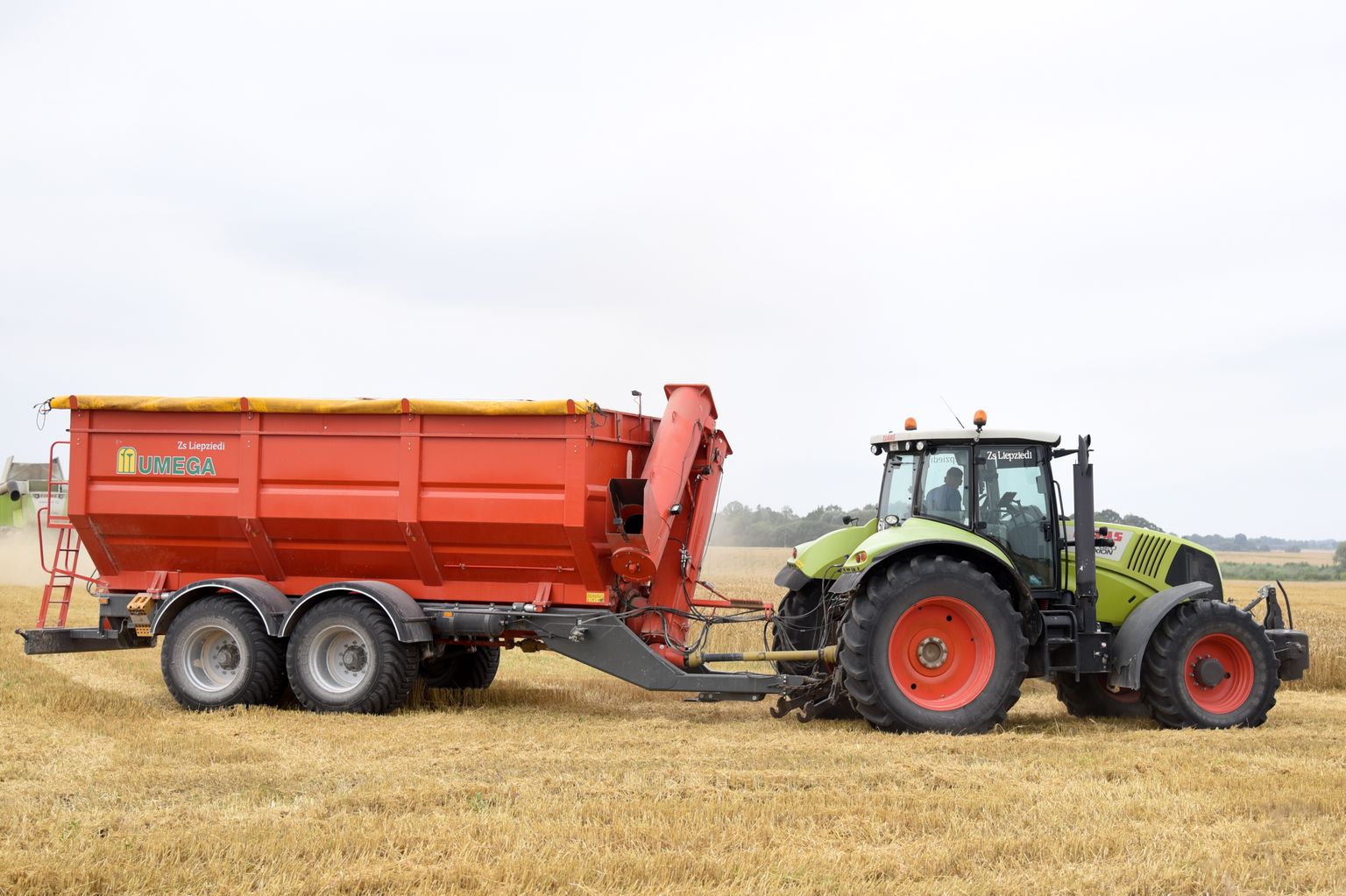 Lietainā laika dēļ katastrofāli kavējas ražas novākšana