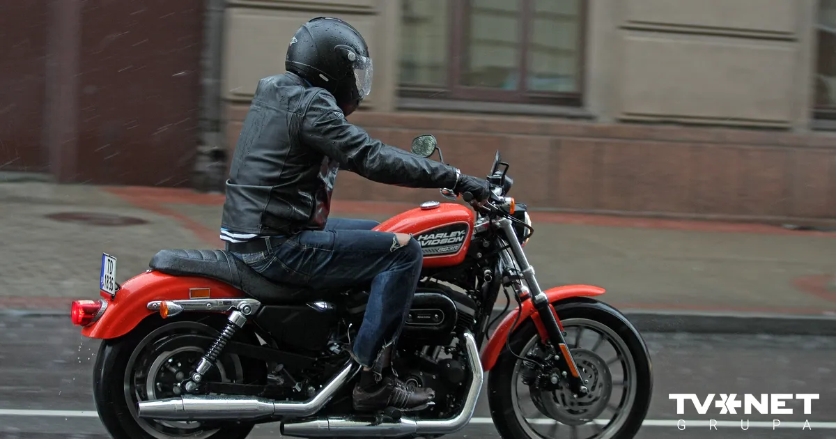 Jēkabpils novadā pārgalvīgu motociklistu divreiz aptur policija un ...