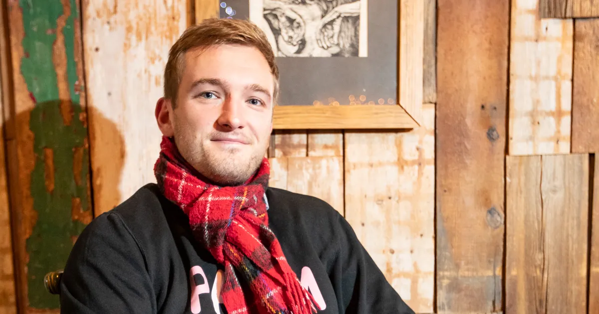 KLÕPSUD Koomik Ari Matti Mustonen lööb laineid Tinderis: otsin väikest ...
