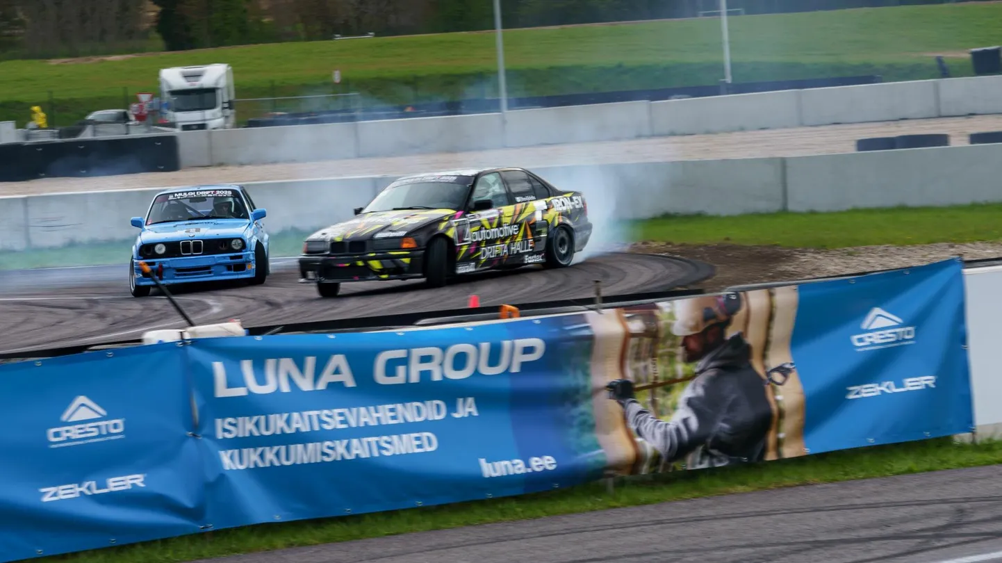 FOTOD Eesti driftihooaeg algas Mustla külje all Raassillal