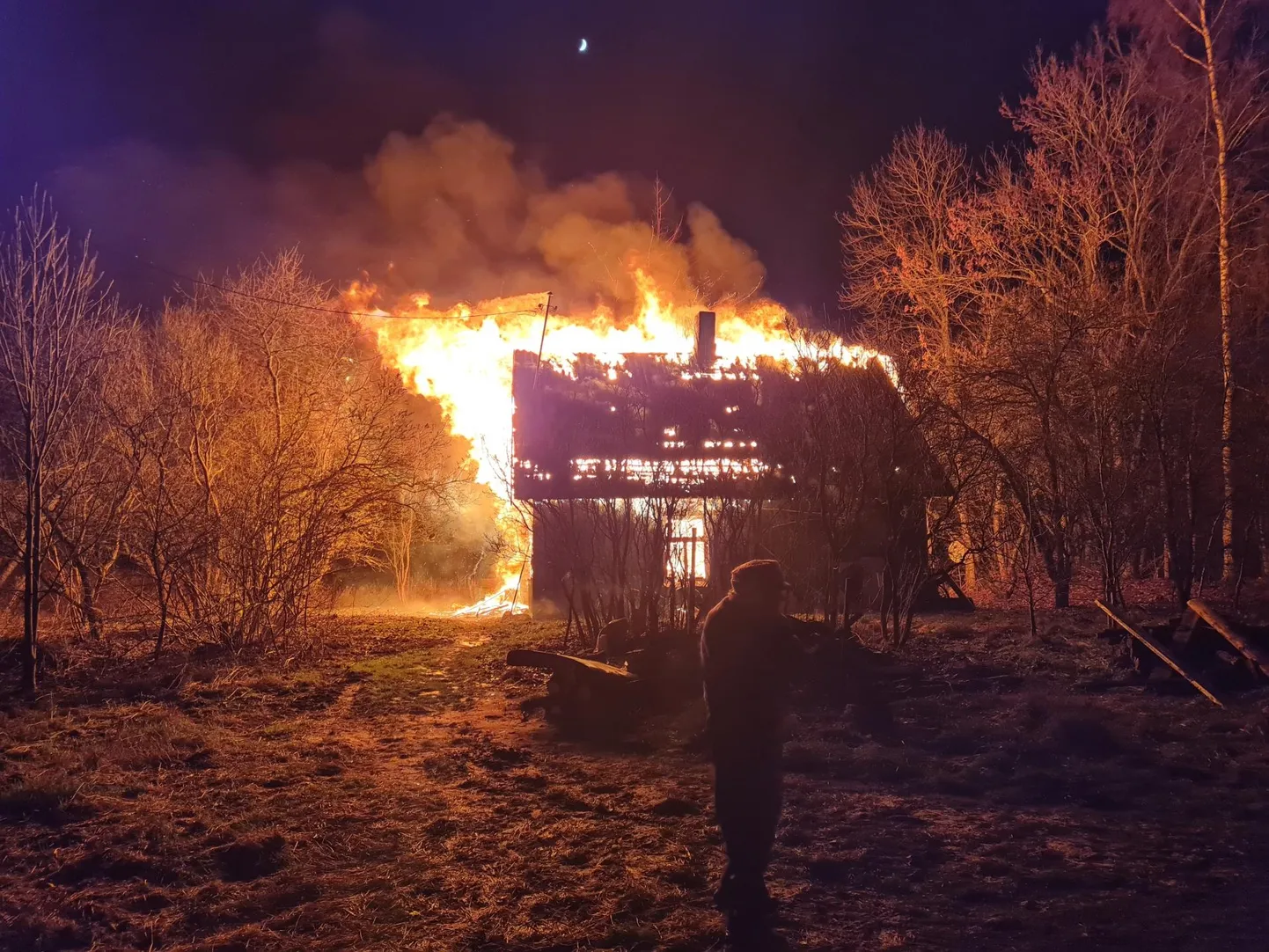 Viljandi vallas põles lausleekides elumaja
