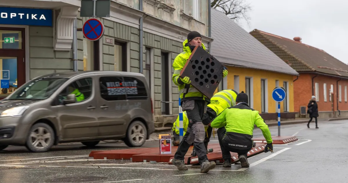 Tänavahooldaja võttis kolm kuud tagasi maha pandud ohutussaare üles