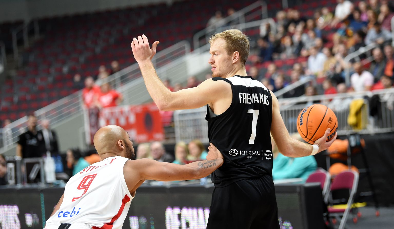 Freimanis atgriežas Latvijā un pievienojas "Liepājai"