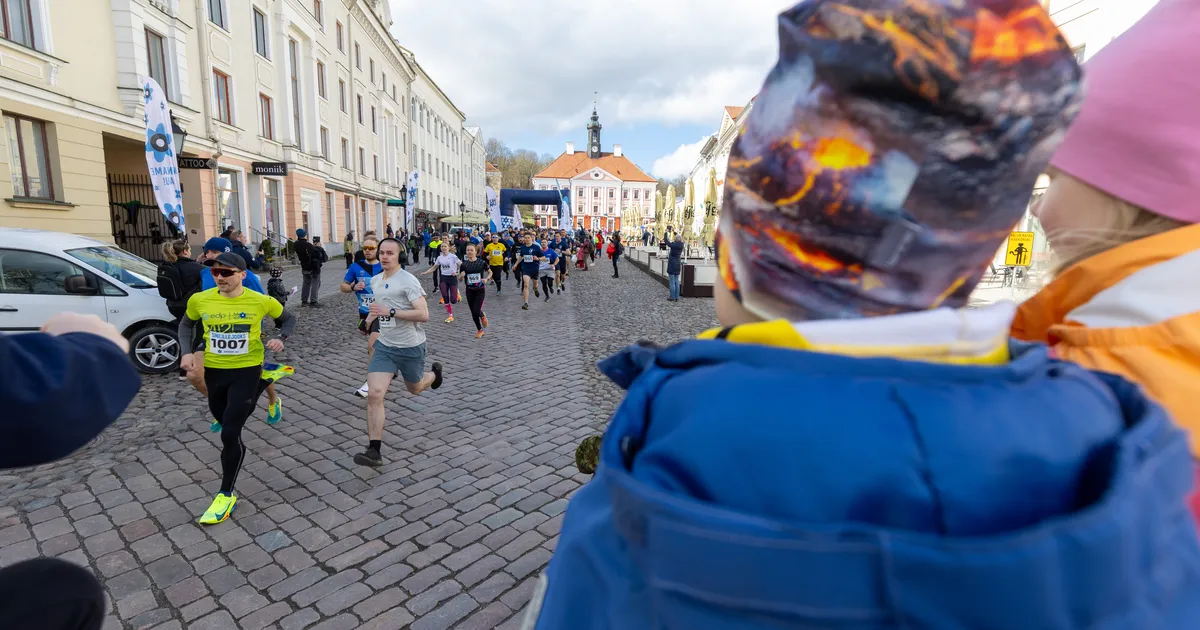 GALERII Sinilillejooksu starti lükati huviliste suure hulga tõttu edasi
