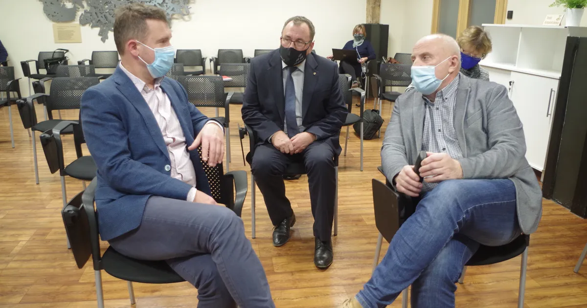 PILDID Võru vallavolikogu hakkavad juhtima mehed