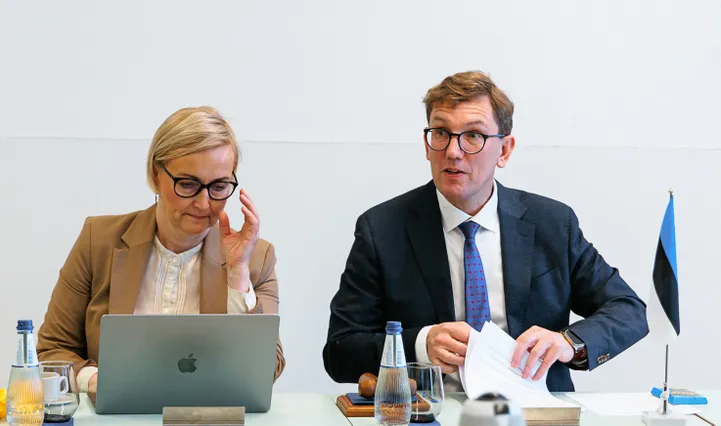 VIKTORIA LADÕNSKAJA-KUBITS Tähelepanu! Valmis olla! Läks! – Riik pandi ...
