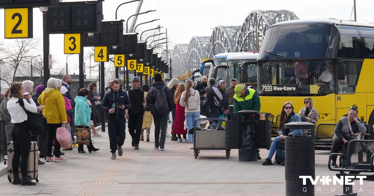 VIDEO "Apsaukāja, ka esmu bomzis, zaglis." Autobusa šoferis nievājoši ...
