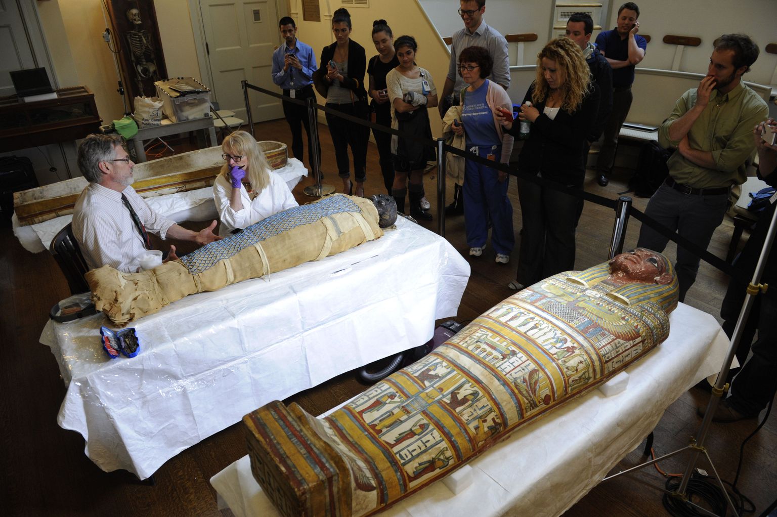 Muuseumikülastajad saavad virtuaalselt muumiat uurida