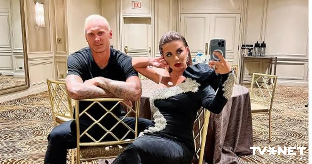 Timma uzmirdz Ziemassvētku fotosesijā ar Sedokovu un viņas bērniem