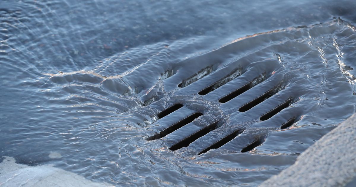 Tallinnas Liikuri tänaval on veeavarii tõttu liiklus suletud