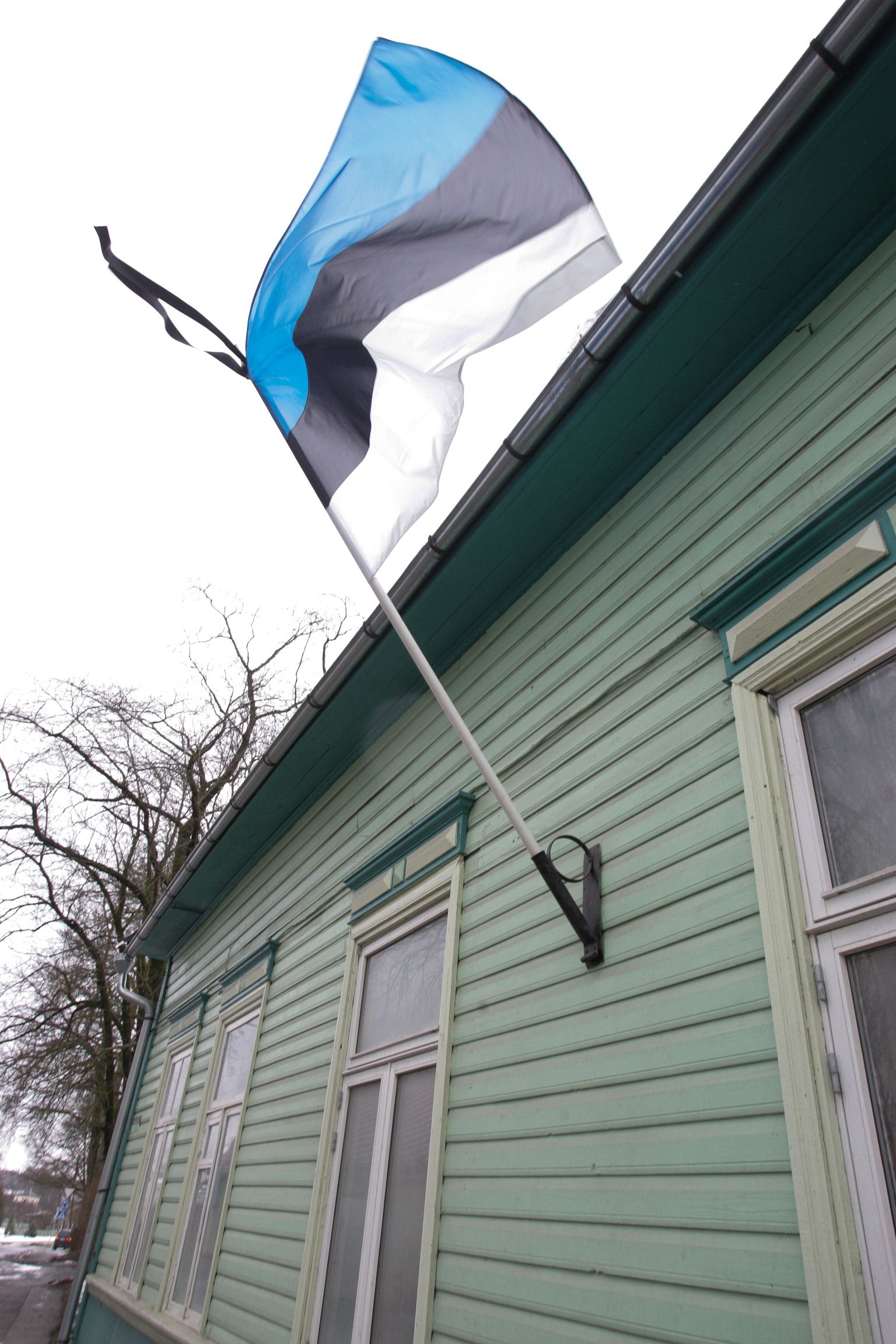 Kolmapäeval heisatakse leinalipud - Uudised - Pärnu Postimees