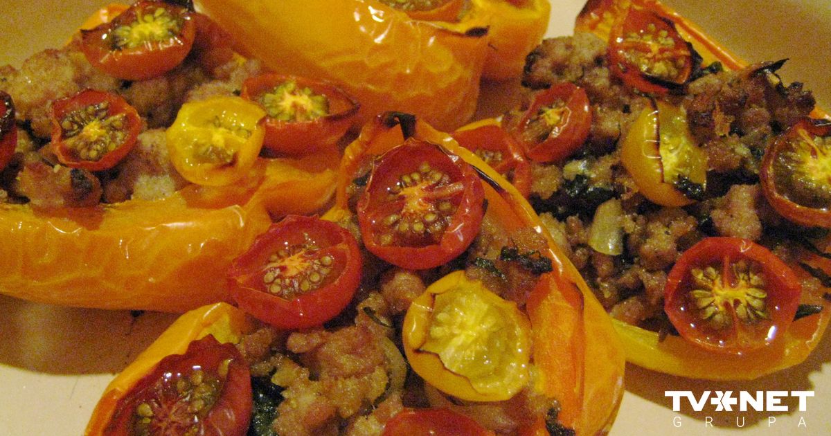 Pildīta cepta paprika