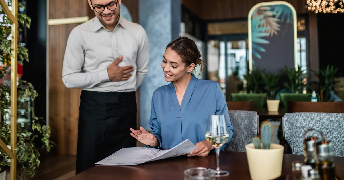 RAHA ON RAHA «Kui sõbrannaga väljas käin, jätan tema eest ka!» Just nii ...