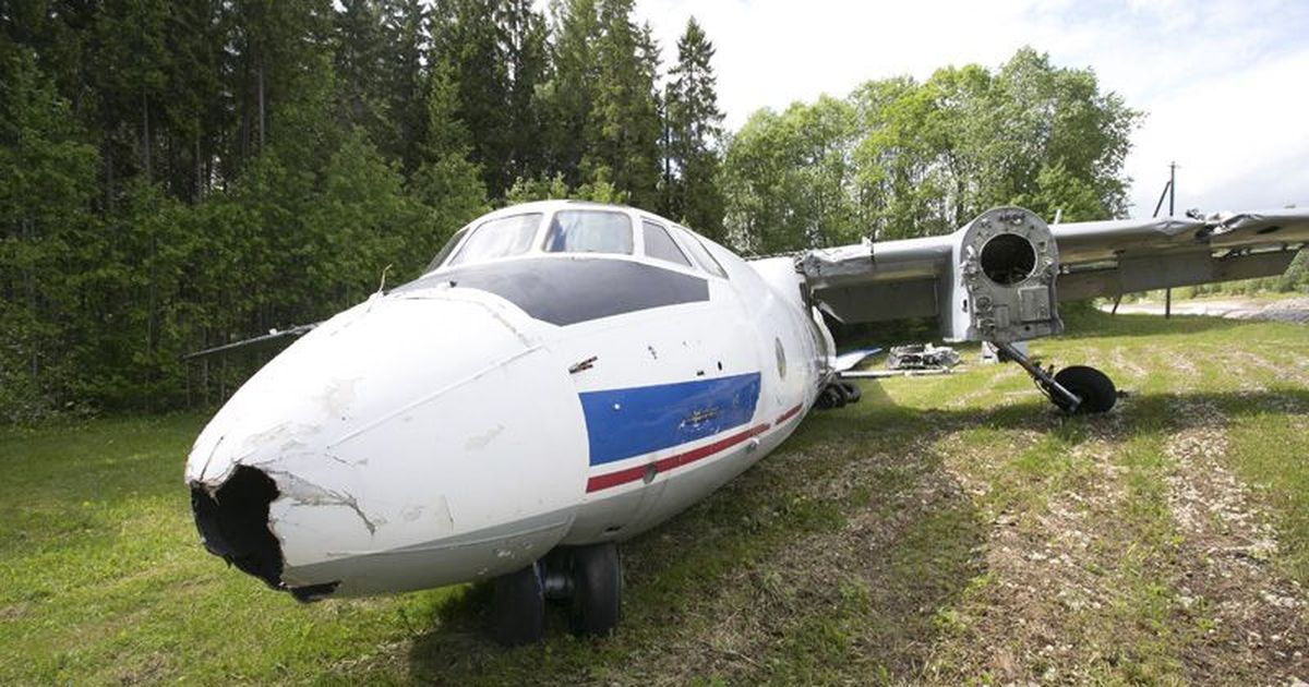 Ülemiste järve kukkunud lennuk maandus päästekooli õppeväljakule