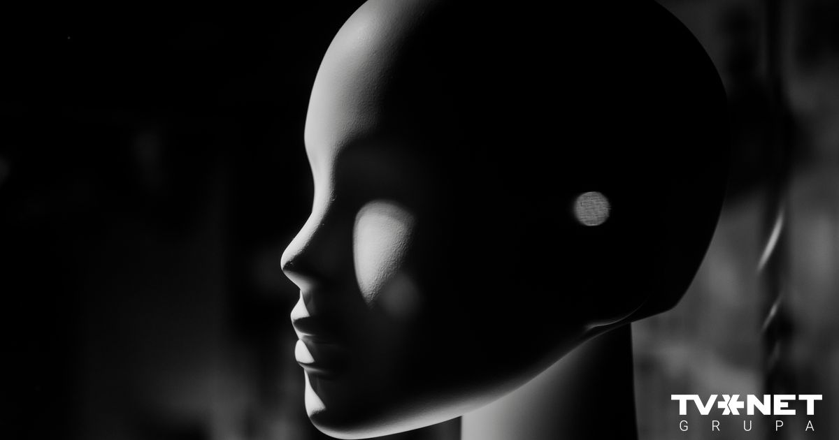 FOTO Jauna izstāde modes muzejā – "Melns, balts, sarkans"