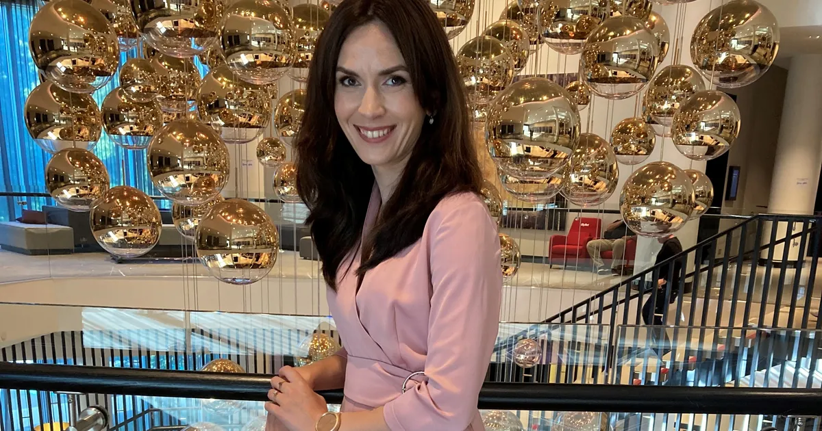 Hellika Landsmann loobus glamuursest lennundustööst, et minna päästma ...