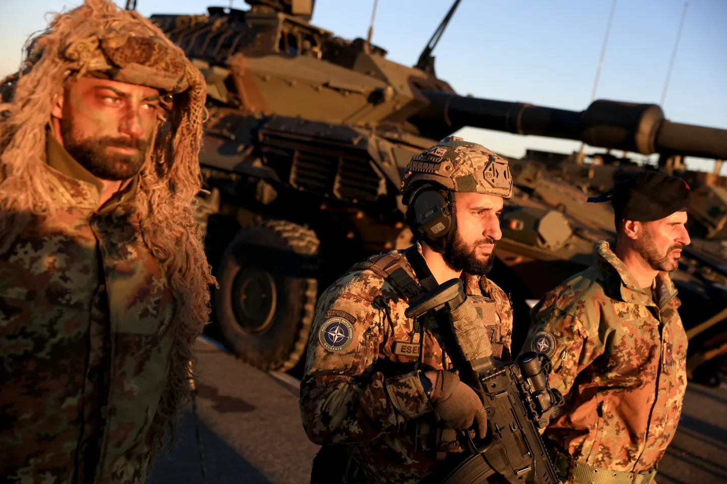 NATO amatpersona: Krievijas hibrīduzbrukumi var novest pie upuriem