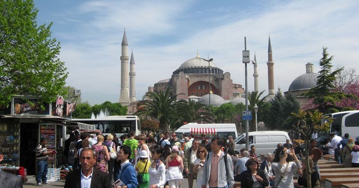 Surju kool lennutas kümnendiku kooliperest Türgisse