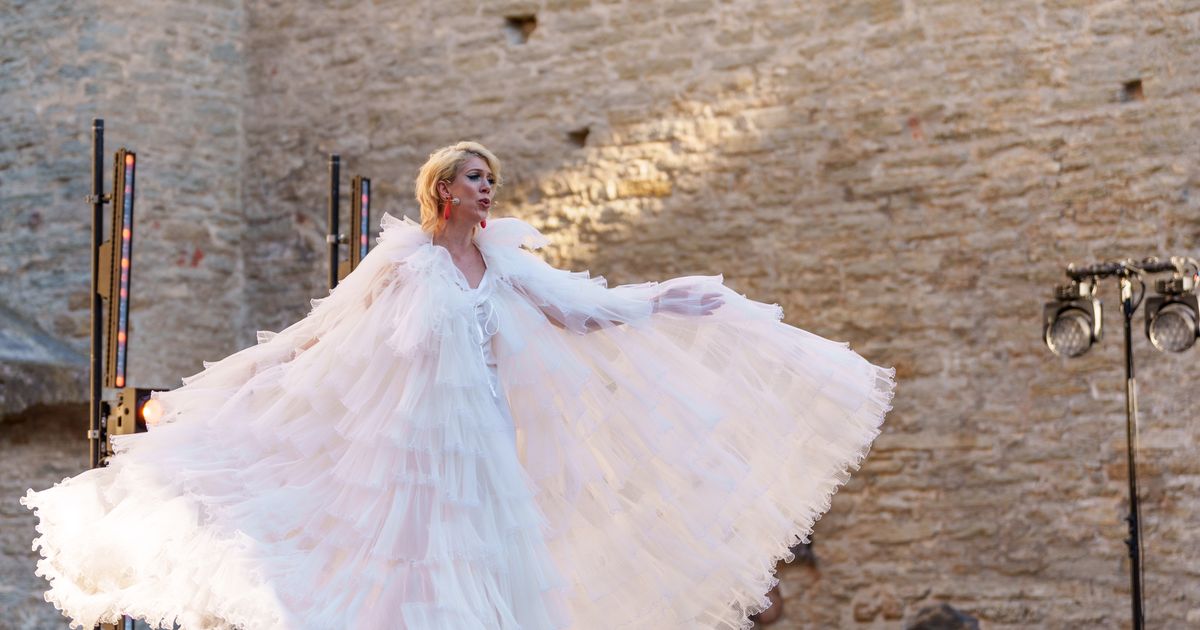 KAUNIS KLÕPS Laura Põldvere üllatab taas rabava soengumuutusega