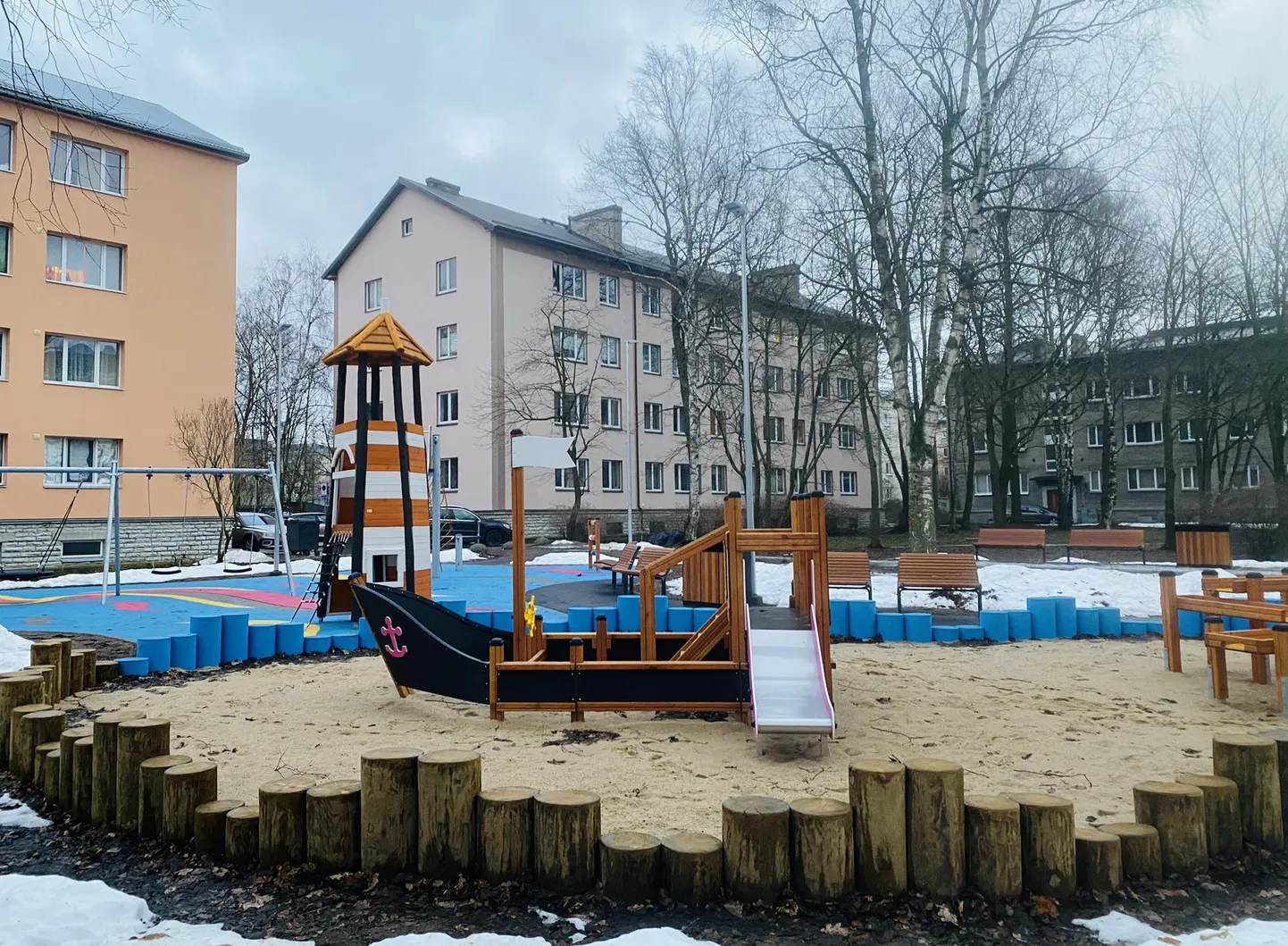 Põhja-Tallinnas avati uus mänguväljak