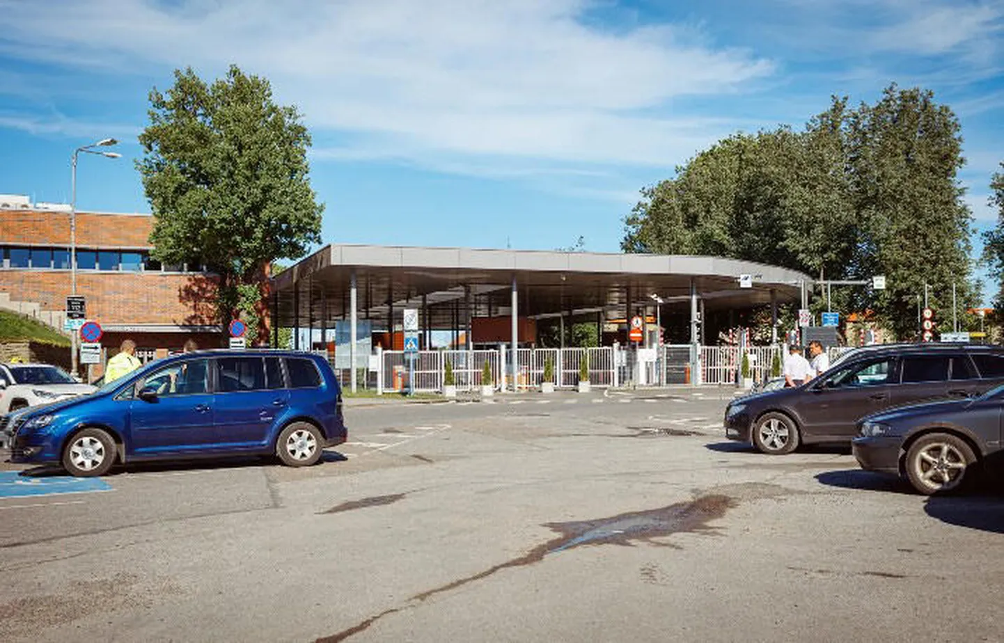 Narvas ei lubatud Eestisse kaheksa riigi kodanikke