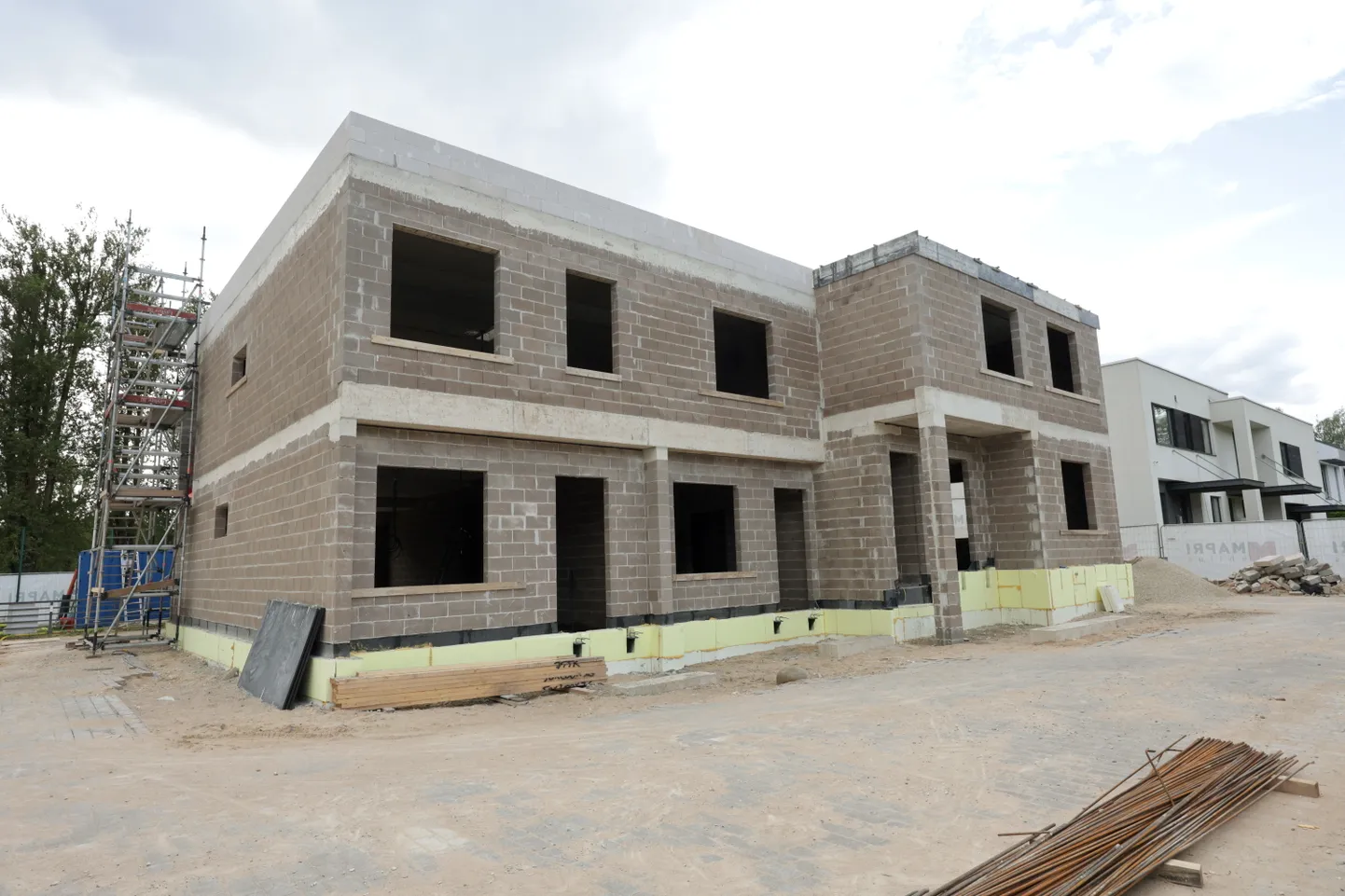 Nüüdseks lammutatud Lubja tänava maja vaiad olid murdunud kahest kohast