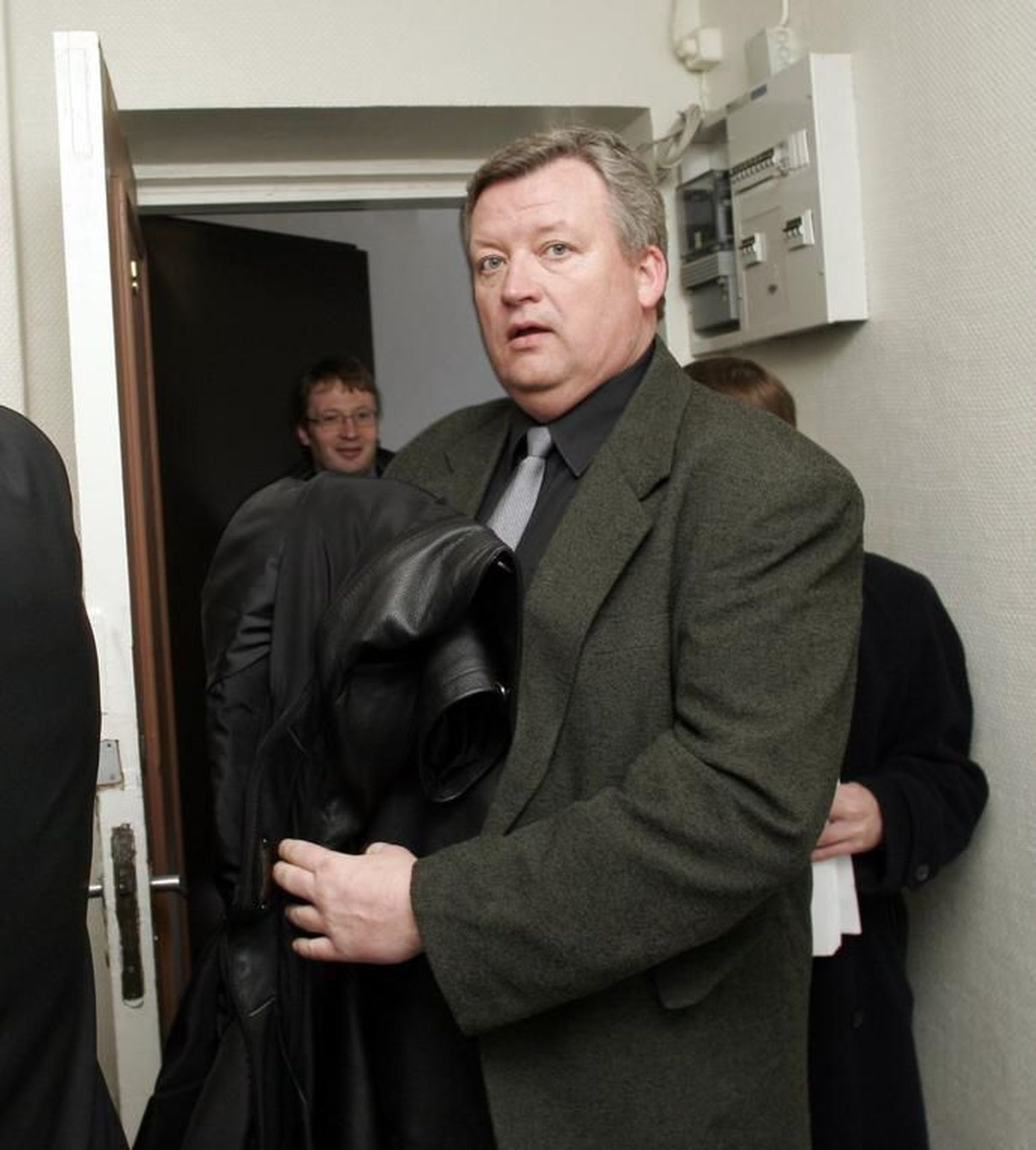 Riigikogulased Toomas Tein ja Peep Aru laamendasid baaris