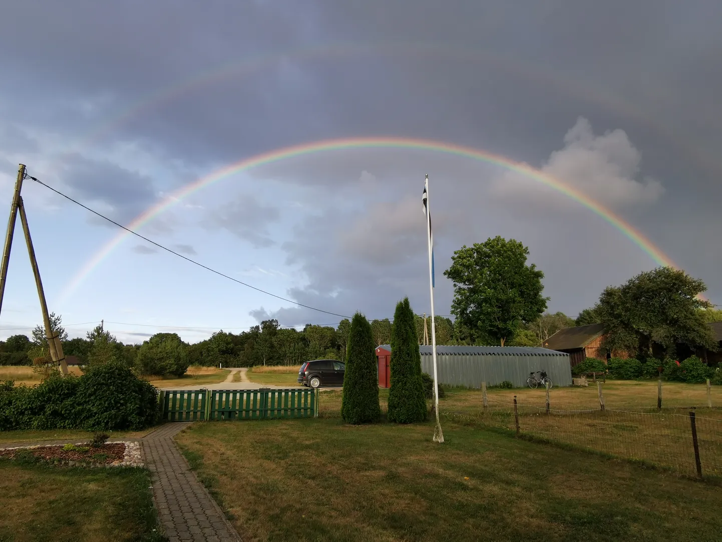 PÄEVAPILT Kahekordne vikerkaar