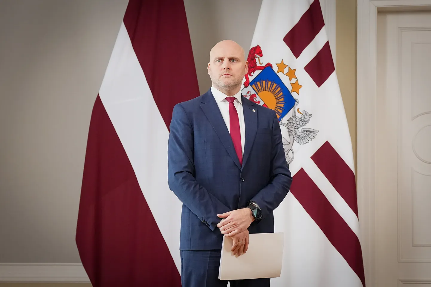 Jaunais premjers Kulbergs sola mazāk runu un vairāk darba